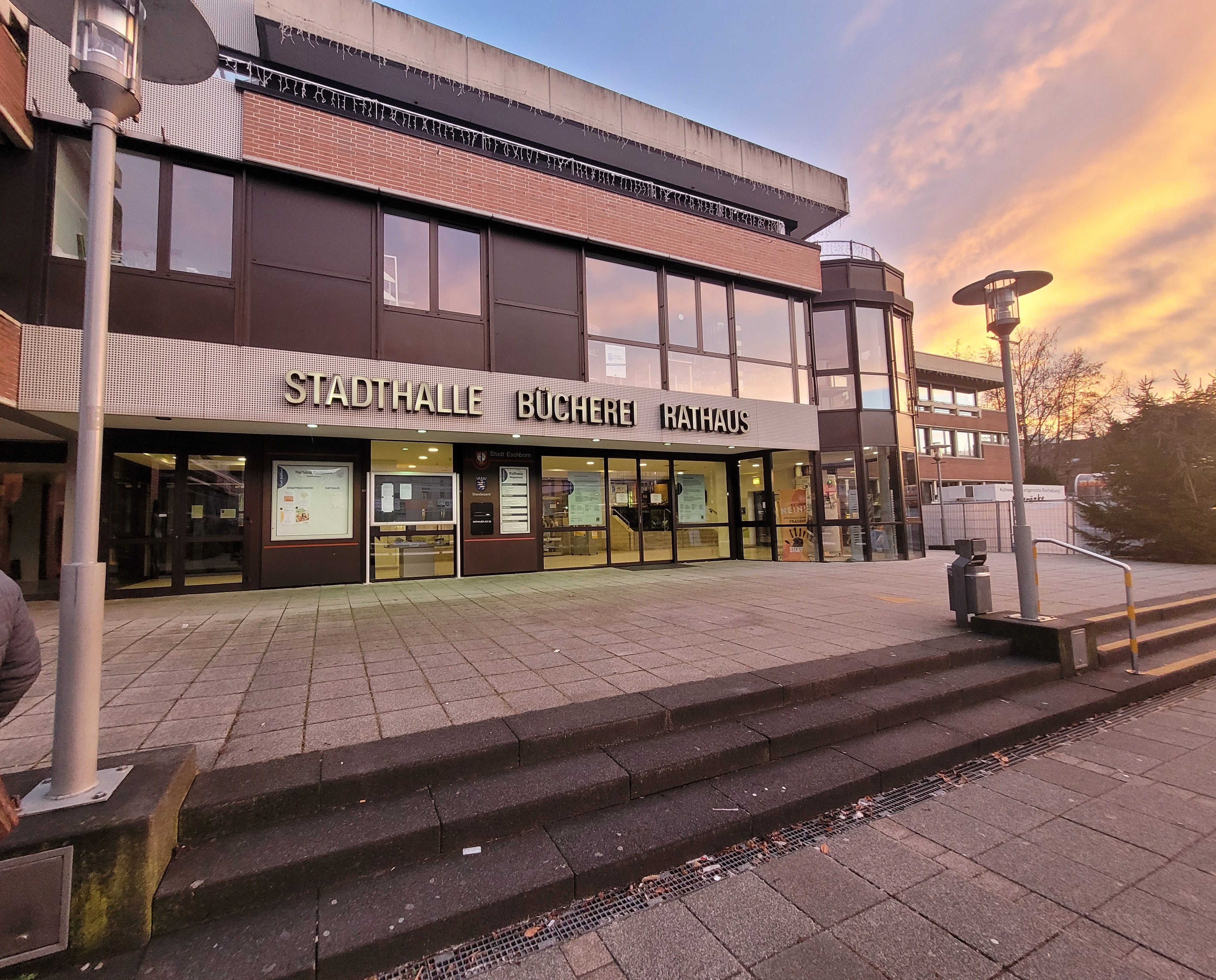 Rathaus Eschborn – Concular - Nachhaltige & zirkuläre Baumaterialien kaufen